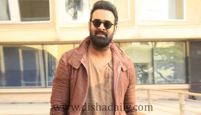 విదేశాలకు బయల్దేరిన ప్రభాస్.. అనారోగ్య సమస్యలే కారణమా? | Prabhas who ...