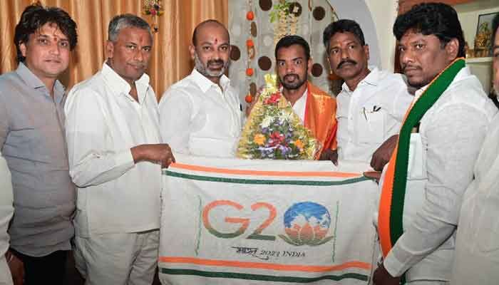 ''ప్రధాని నా గురించి మాట్లాడటం జీవితాంతం మర్చిపోలేనిది'' | Bandi Sanjay ...