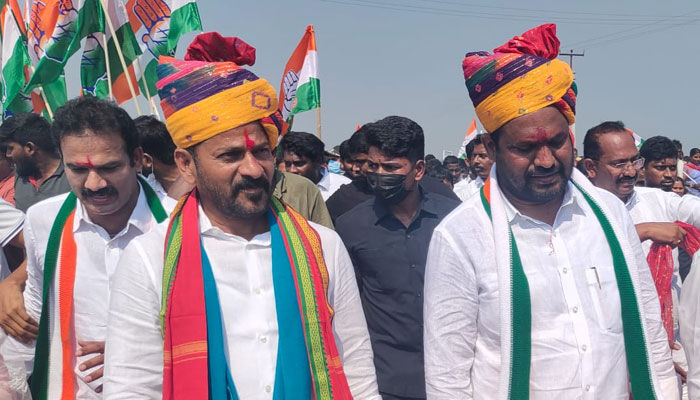 డోర్నకల్‌లో మొదలైన పాదయాత్ర.. రేవంత్ రెడ్డి కామెంట్స్ ఇవే! | Trek ...