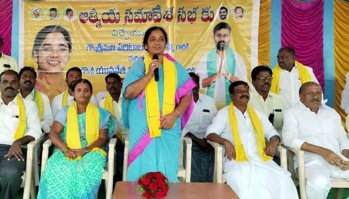 ఆయన్నే సీఎం చేయండి.. పరిటాల సునీత సంచలన వ్యాఖ్యలు | Tdp leader Paritala ...