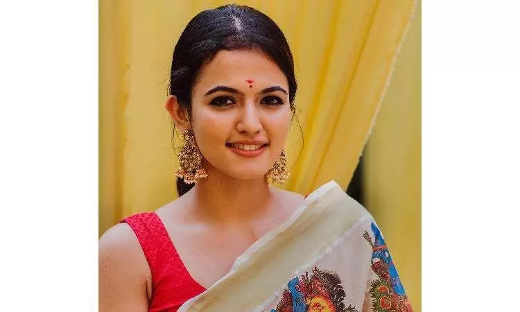 ఏమాత్రం ఇన్ఫర్మేషన్ లేకుండానే ఆ నటుడితో పెళ్లి పీటలు ఎక్కేసిన యంగ్ ...