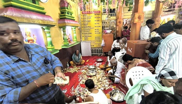 hundi Counting : లాల్ దర్వాజా సింహవాహిని మహంకాళి ఆలయ హుండీల లెక్కింపు ...