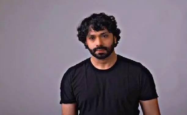 Hero Aditya Om Social Service నువ్వయ్యా రియల్ హీరో.!