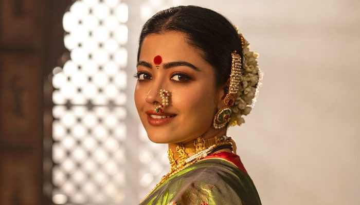 బాలీవుడ్‌లో ‘నేనే నంబర్ 1’.. హిందీ ఇండస్ట్రీని శాసిస్తున్న సౌత్ భామ ...