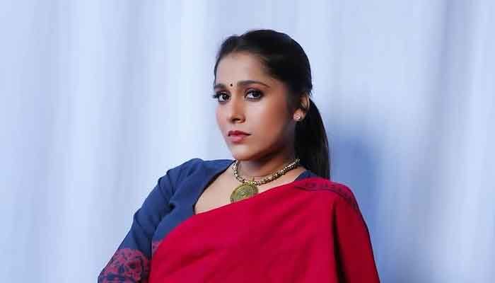 కుక్కలను రేప్ చేయించి వ్యాపారం చేస్తున్నారు.. మరోసారి యాంకర్ రష్మి ...
