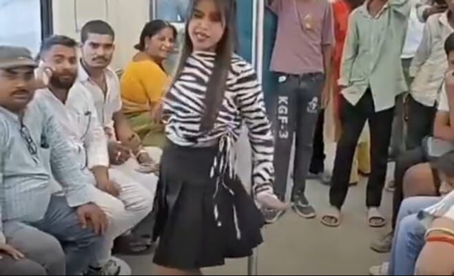 పాట్నా మెట్రోలో యువతి పాడు పని.. అందరూ చూస్తుండగానే..(వీడియో) | Patna ...