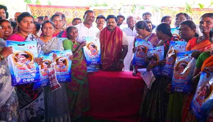 మ‌హిళ‌లు అభివృద్ధి చెందితేనే రాష్ట్రం అభివృద్ధి : ఎమ్మెల్యే చిక్కుడు ...